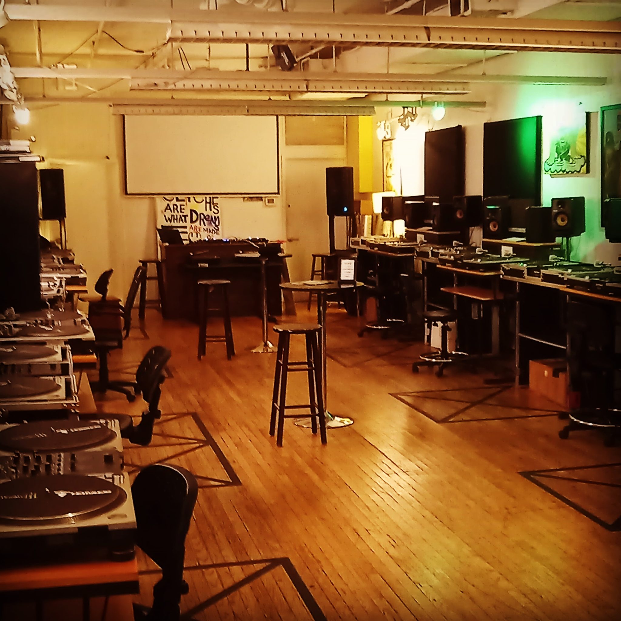 From Beginner to Pro: How a DJ Instructor Can Fast-Track Your Skills ...