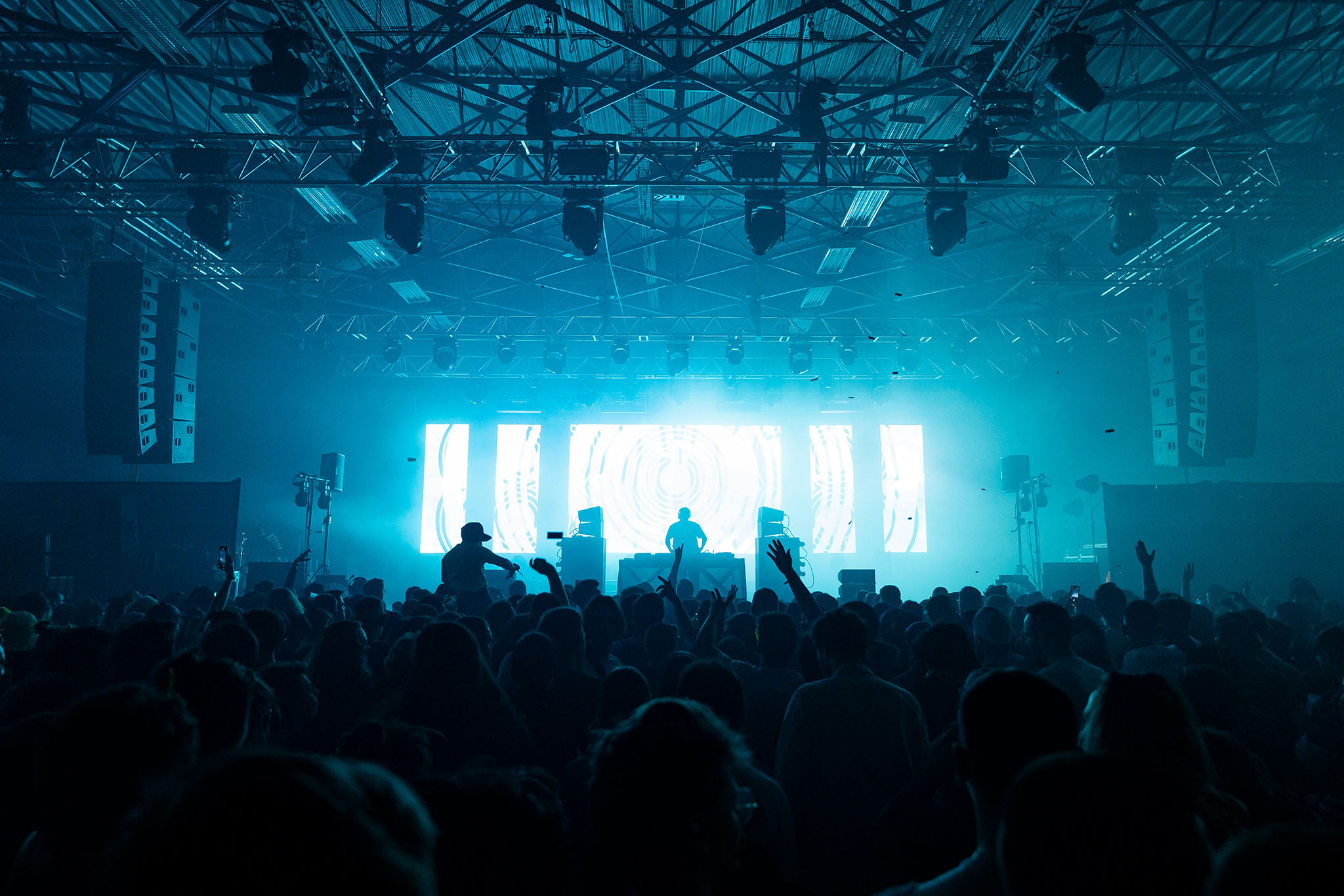 The Importance of Lighting and Visuals in a DJ Performance - DJ Mark ...